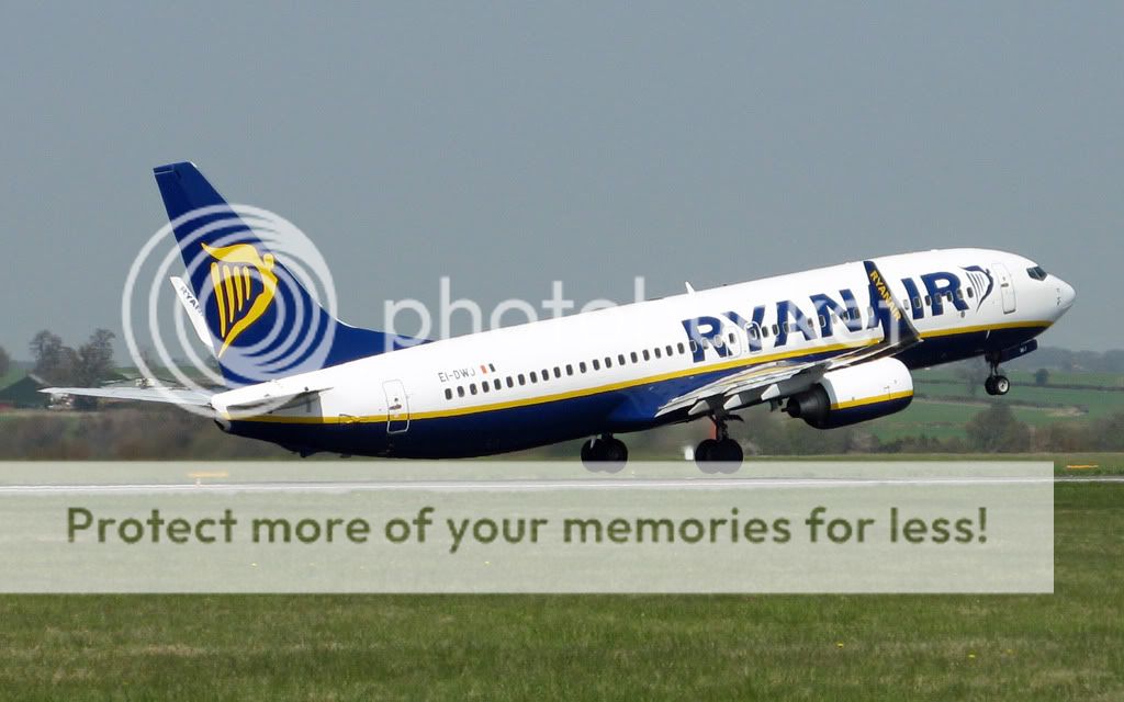 Ryanair at Luton 23/04/10 - Civilian Aviation